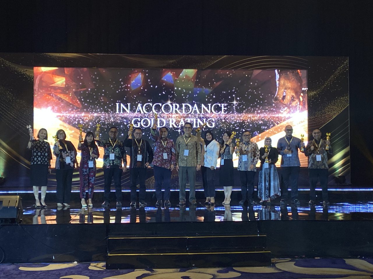 Peringkat Emas (Gold Rank) pada ajang Asia Sustainability Reporting ...